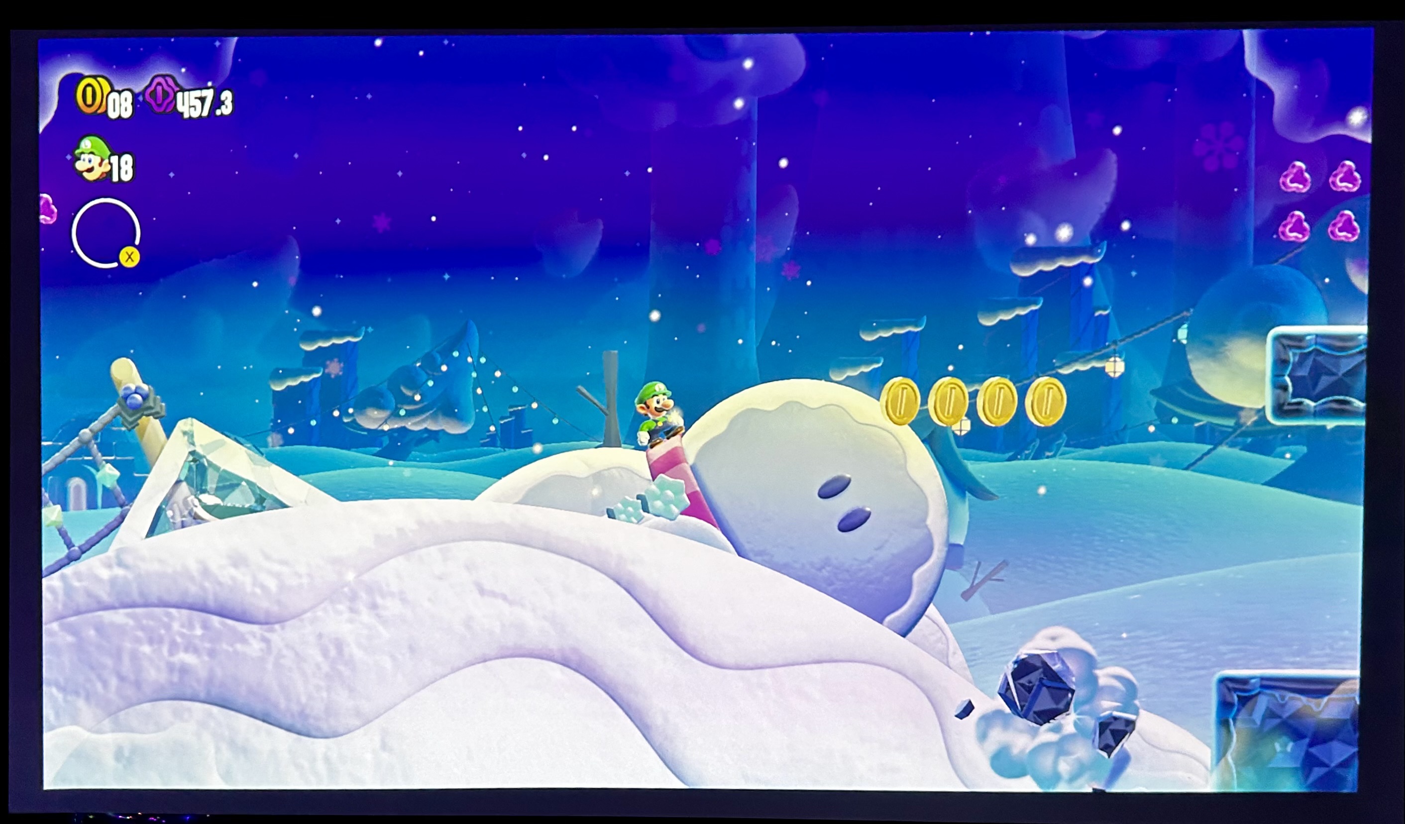 Power-Up in Super Mario Bros. Wonder on a X300G BenQ Gaming Projector ...