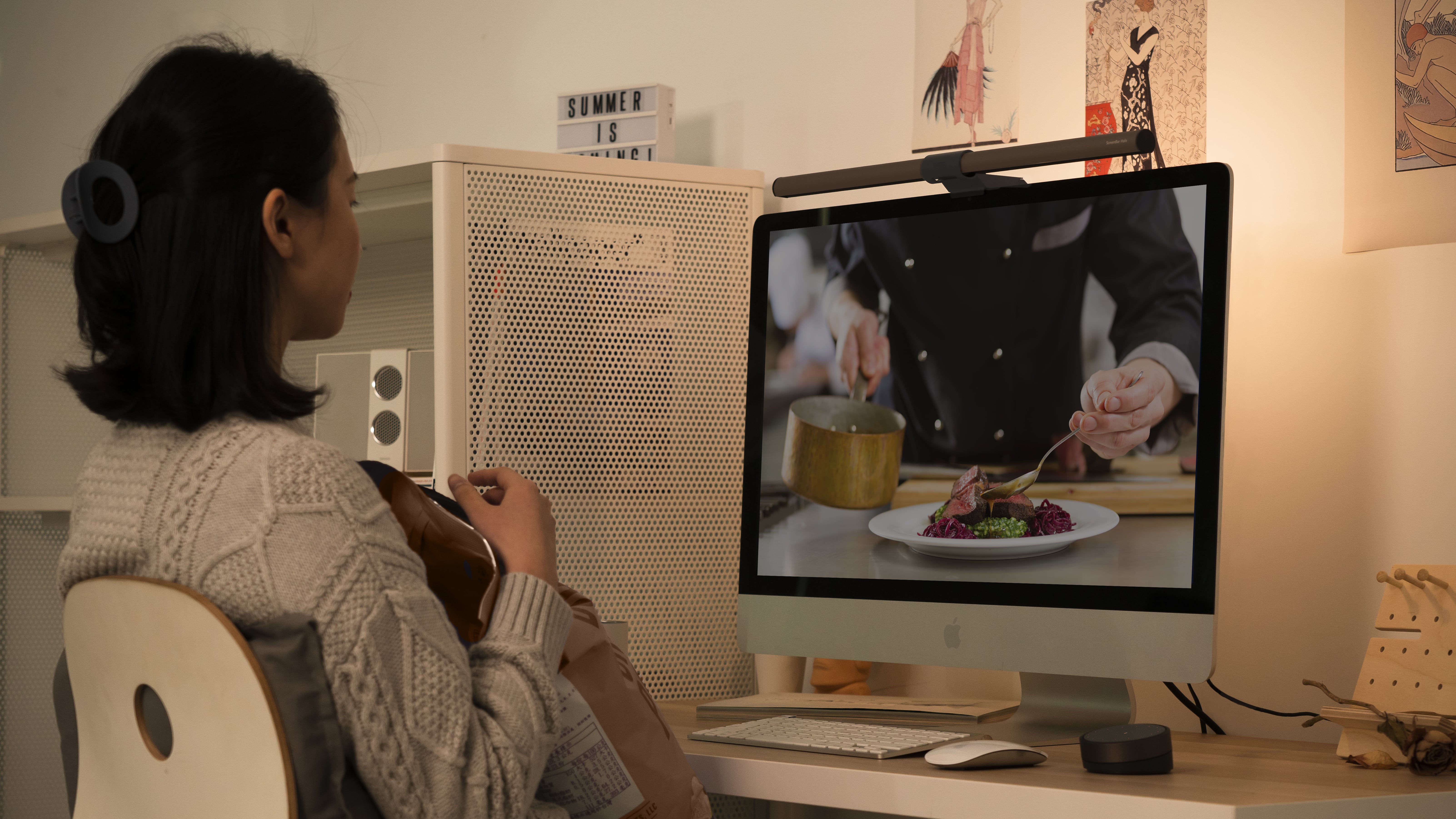 What is bias lighting for monitor and why you should need one? | BenQ US