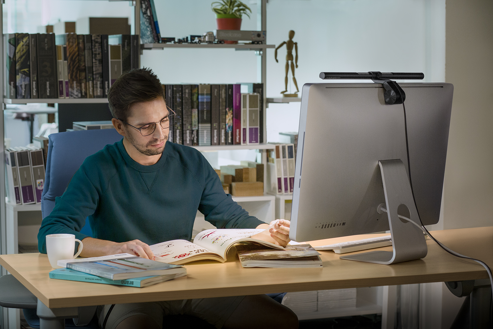 How to Master Desk Lamp Placement: A Practical Guide | BenQ US
