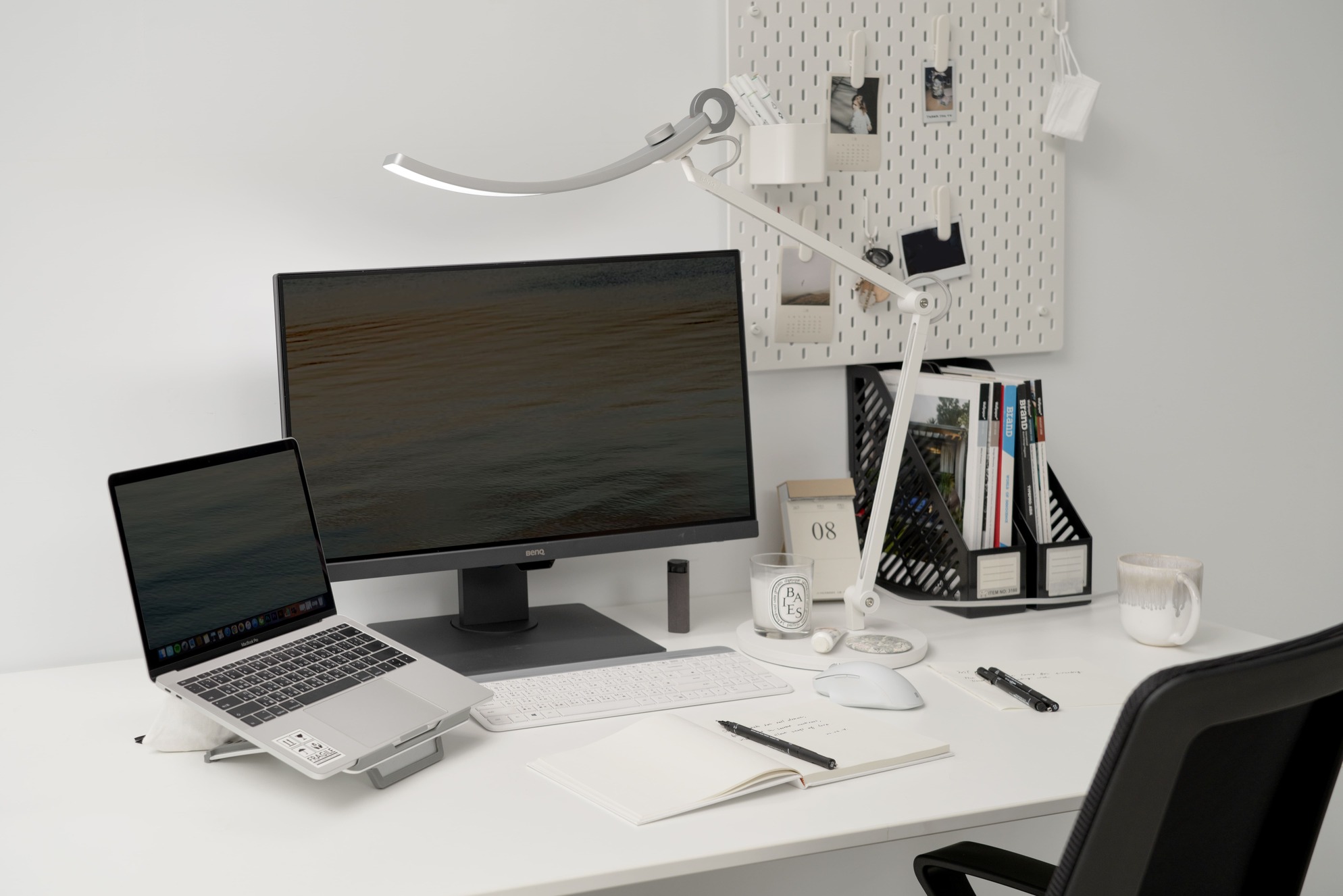 How to Master Desk Lamp Placement: A Practical Guide | BenQ US