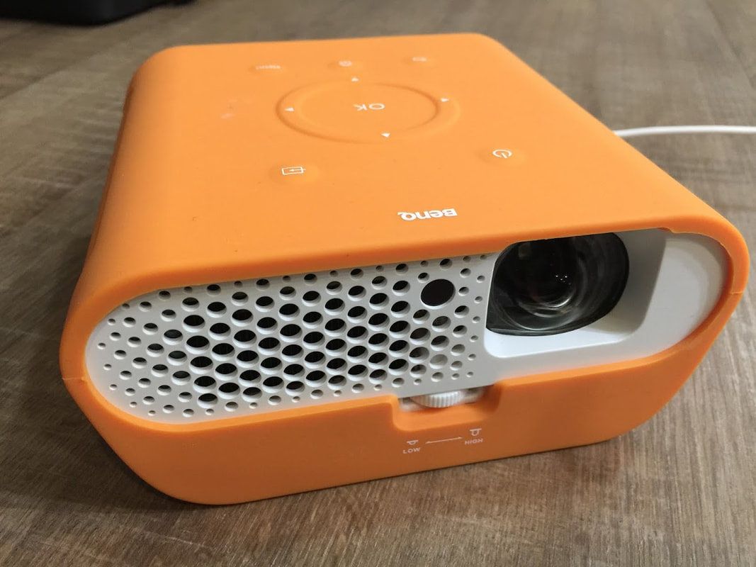 露營一族絕對不能錯過，蚊子電影院必備神器 - 輕巧的 BenQ LED 露營機 GS1 ｜BenQ