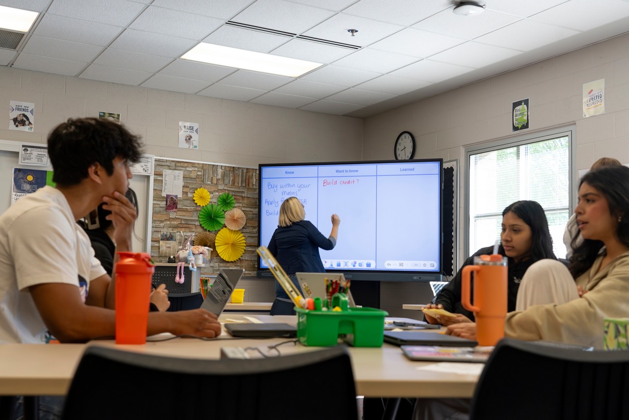 BenQ Boards help schools cut classroom upgrade costs and make them ...